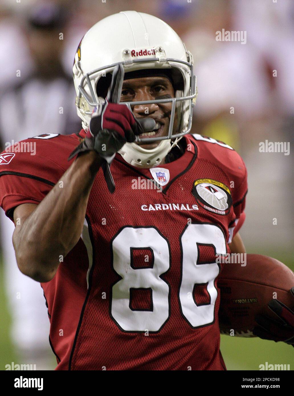 Arizona Cardinals wide receiver Troy Walters points as he runs into the ...