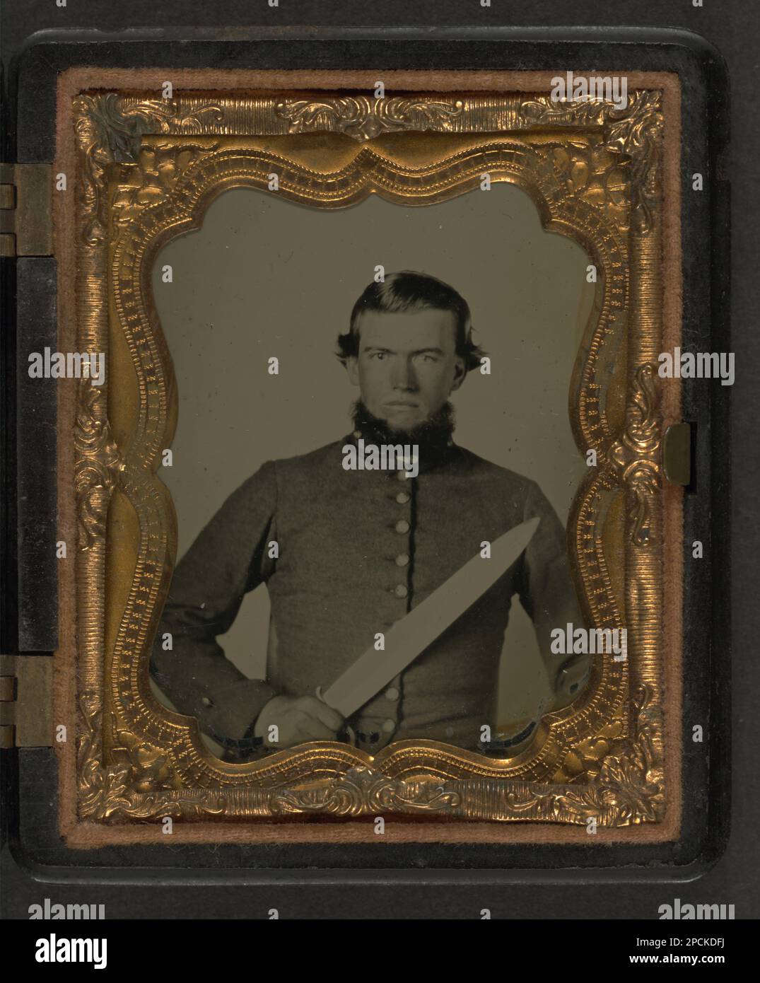 Unidentified soldier in Confederate uniform with Bowie knife ...