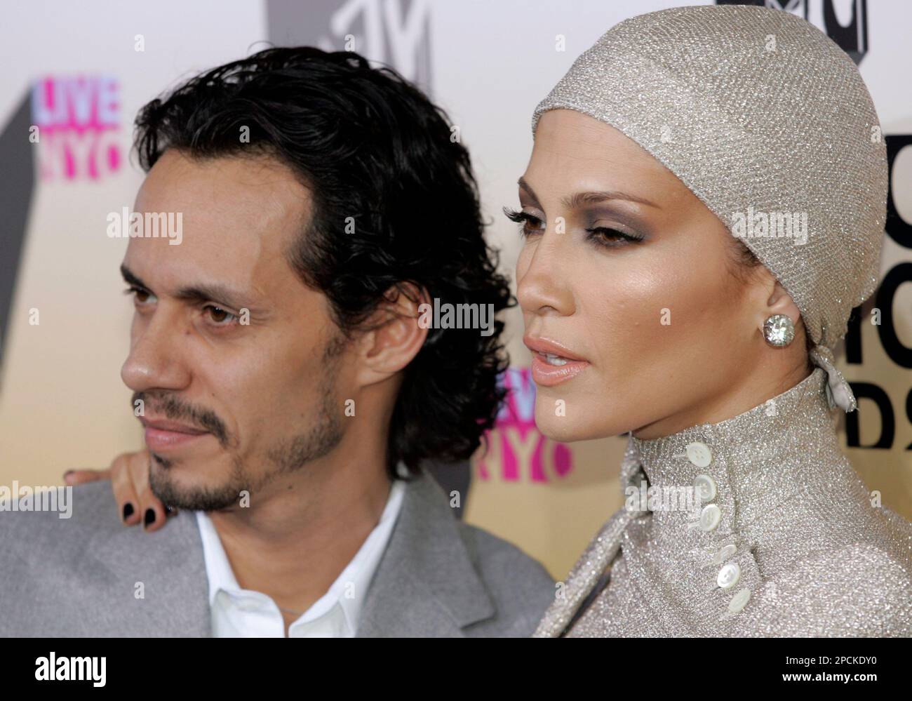Jennifer Lopez and her husband Marc Anthony arrive at the 2006 MTV ...