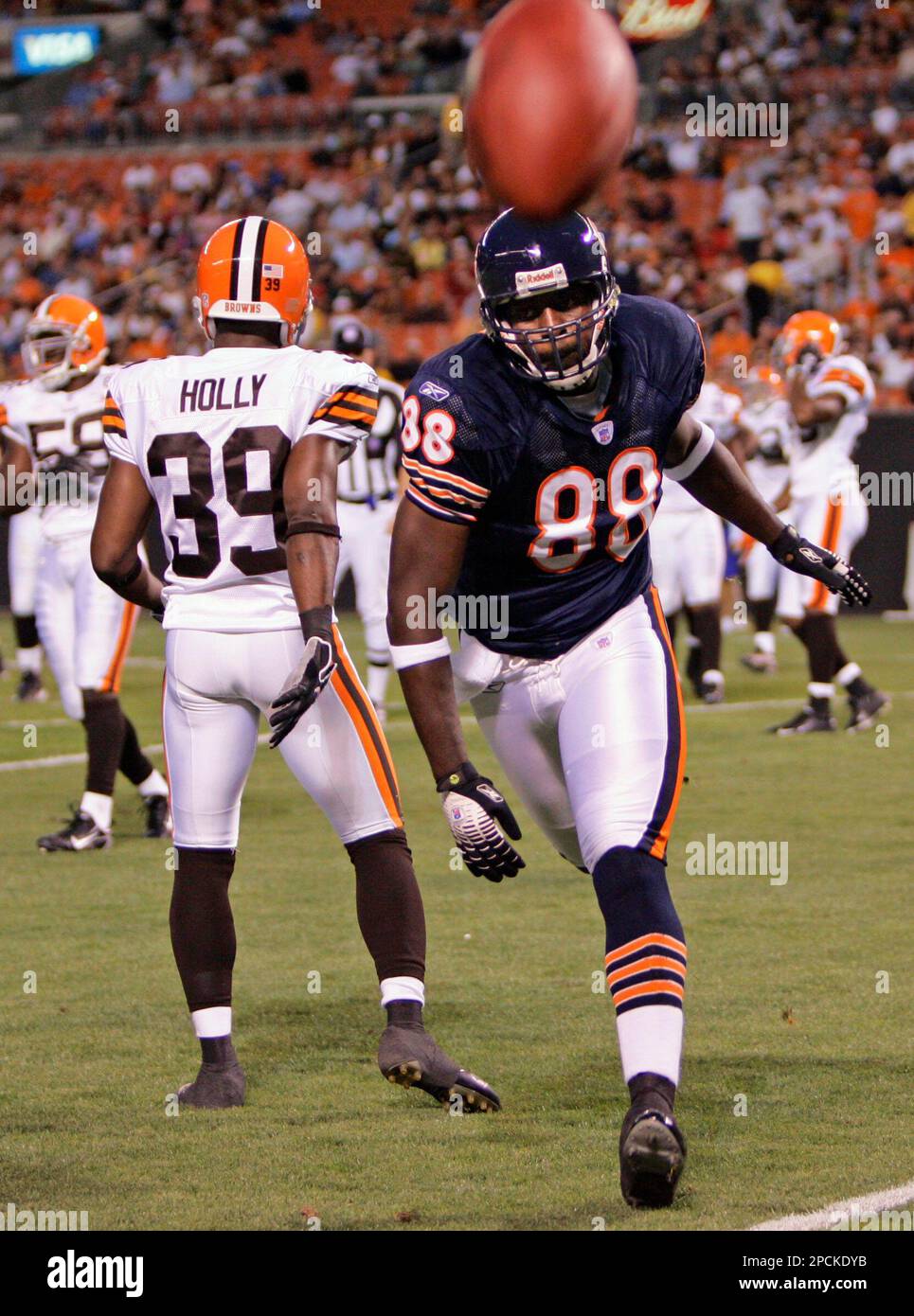 Chicago Bears tight end Desmond Clark (88) spikes the football after ...