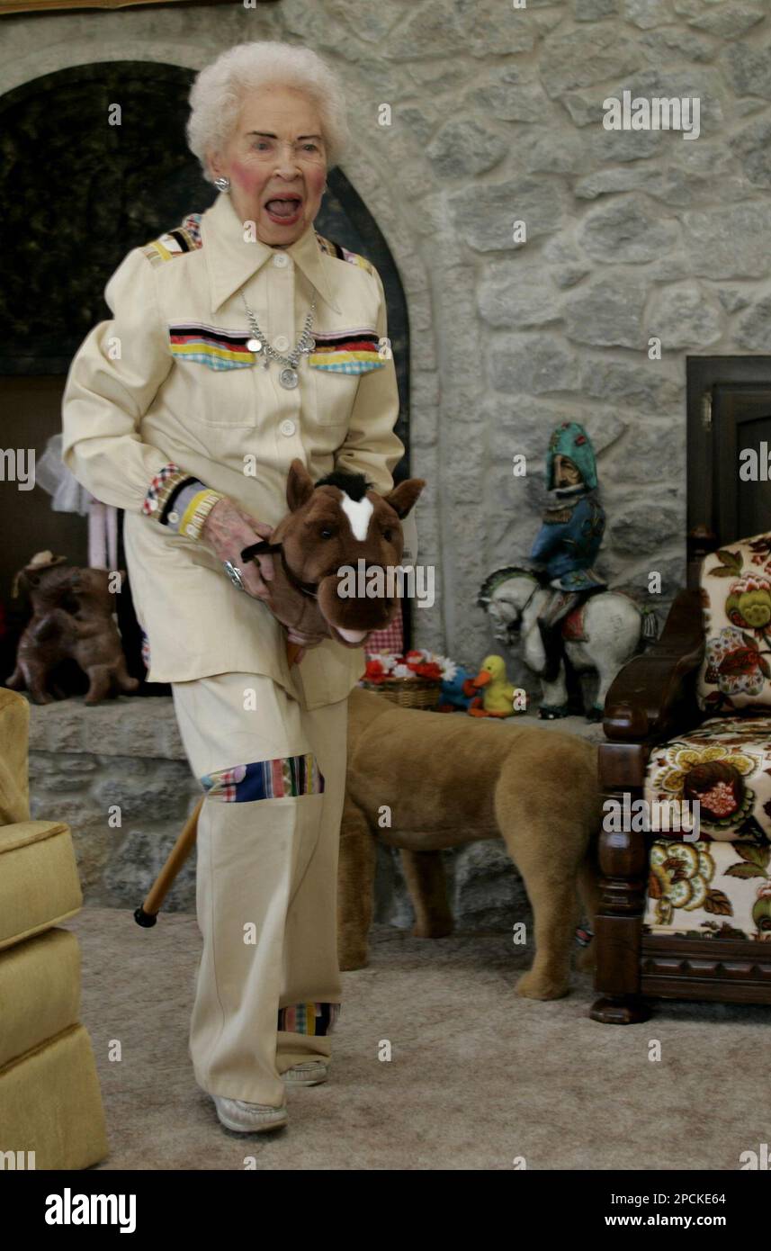 Doris Eaton Travis, 102, thought to be the only surviving chorus girl ...