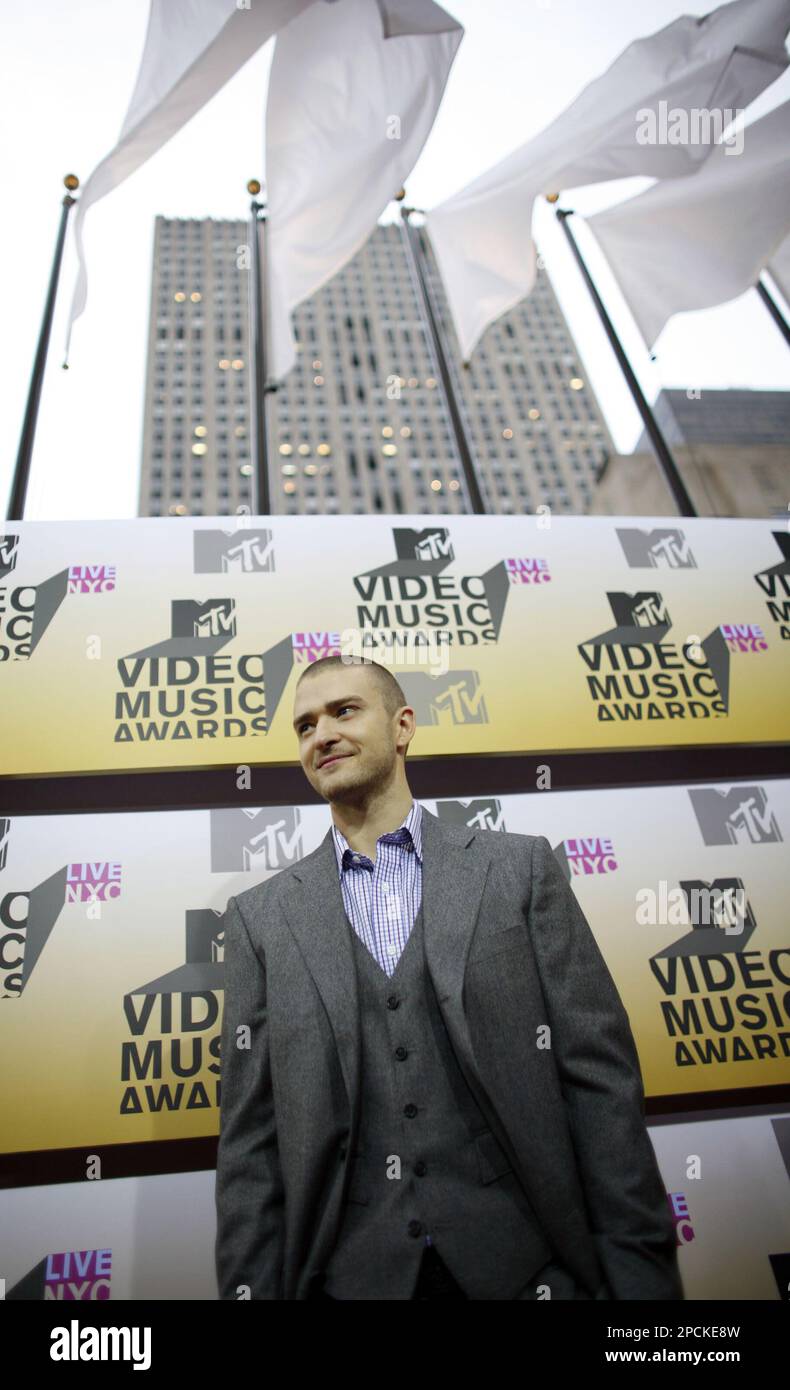 Justin Timberlake arrives at the 2006 MTV Video Music Awards in New ...