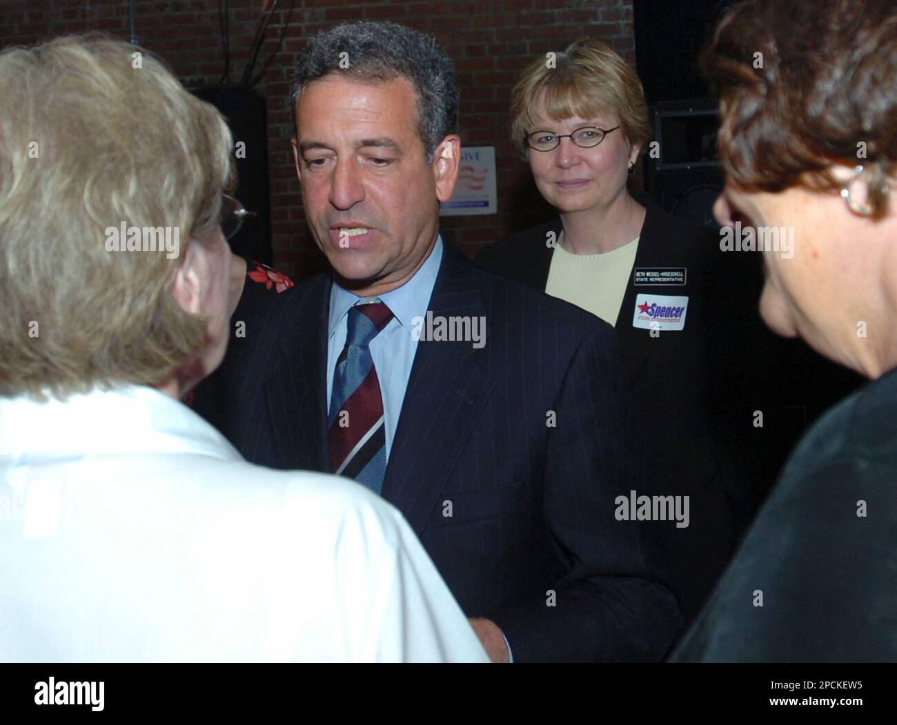 Sen. Russ Feingold, D-Wis., talks to District 10 state rep. candidate ...