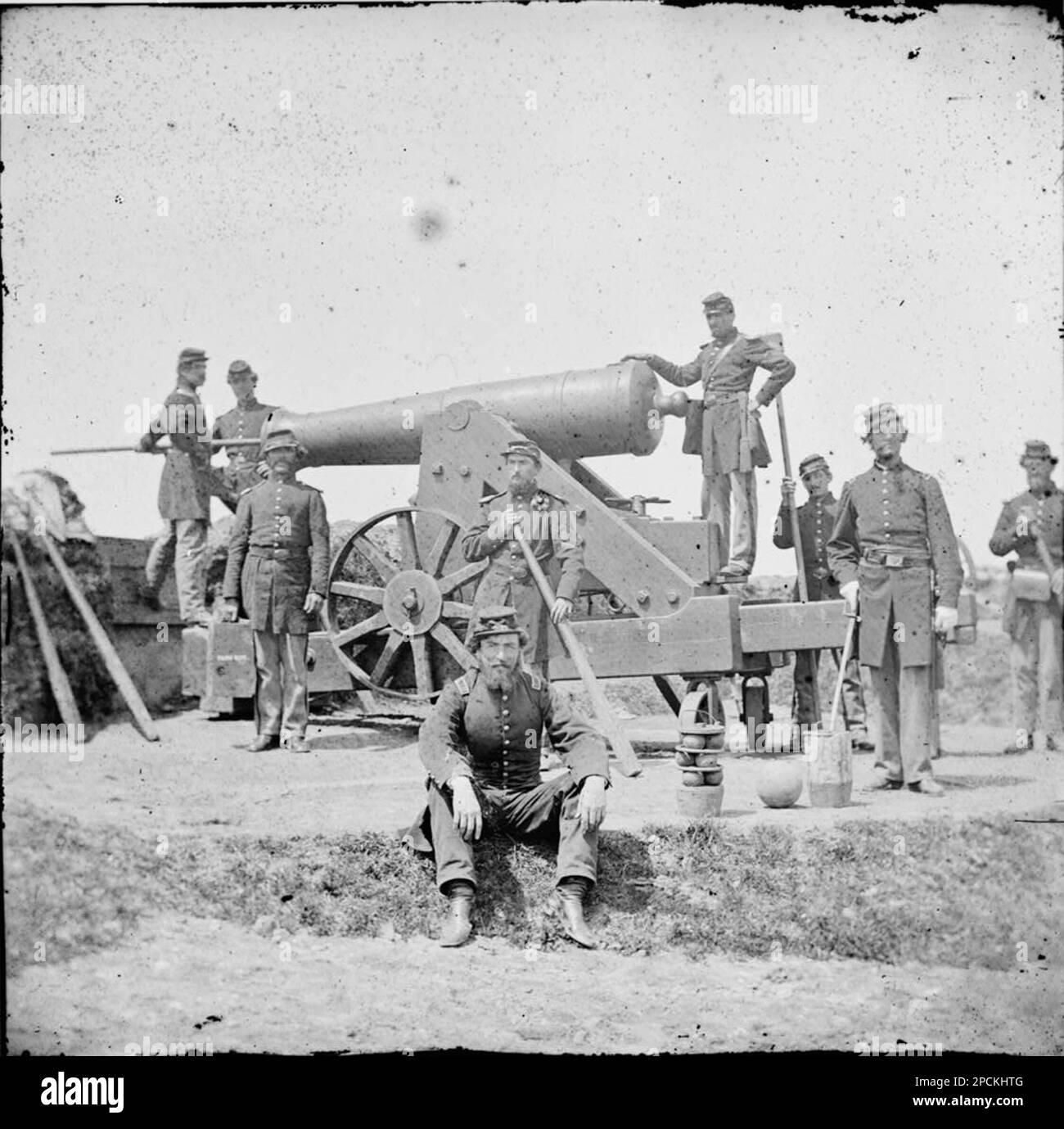 Siege gun hi-res stock photography and images - Alamy