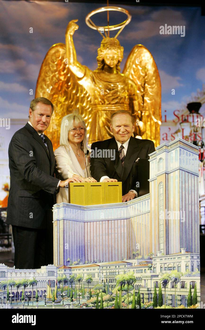 From right, Sheldon Adelson, chairman and Chief executive officer of ...