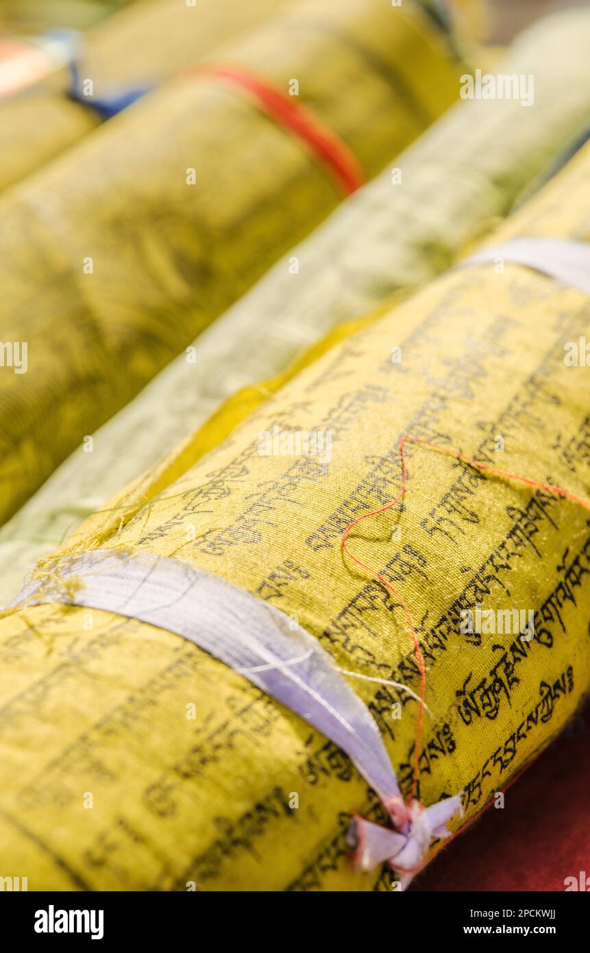 Close up detail of yellow Buddhist prayer flag Stock Photo - Alamy