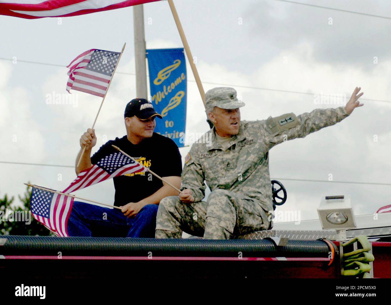 Staff Sgt. Tim Padgett, right, of Porterfield, originally of Crivitz ...