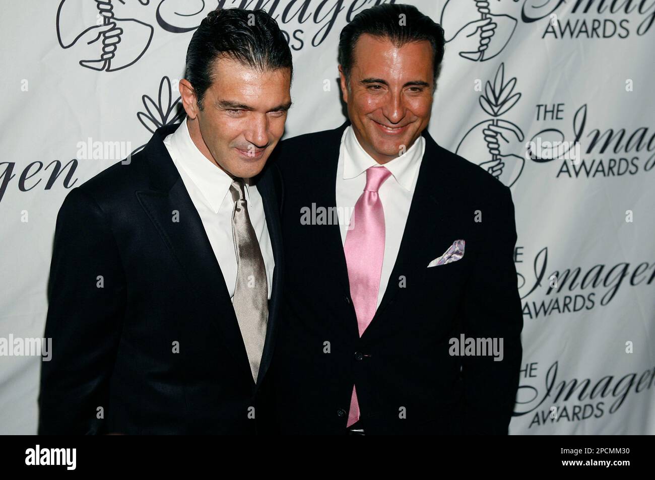 Actors Antonio Banderas, left, and Andy Garcia pose for photographers ...