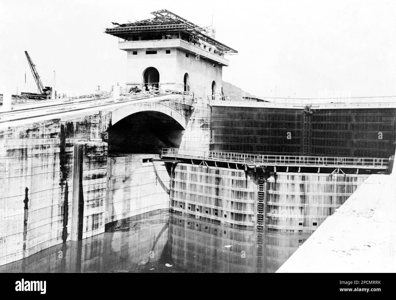 PANAMA CANAL : Miraflores Locks showing control house nearing ...
