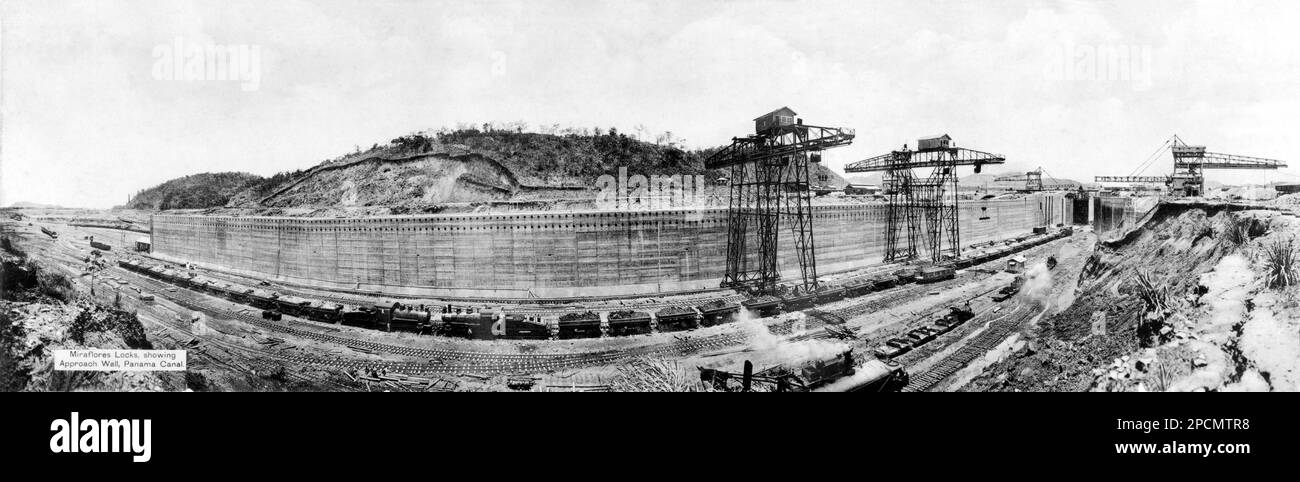 PANAMA 1913 : Miraflores Locks, showing approach wall, Panama Canal ...