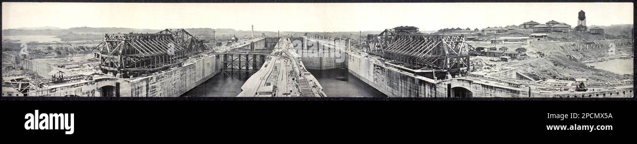 PANAMA , 1913 : Bird's eye view of Gatun Locks, Panama Canal ...
