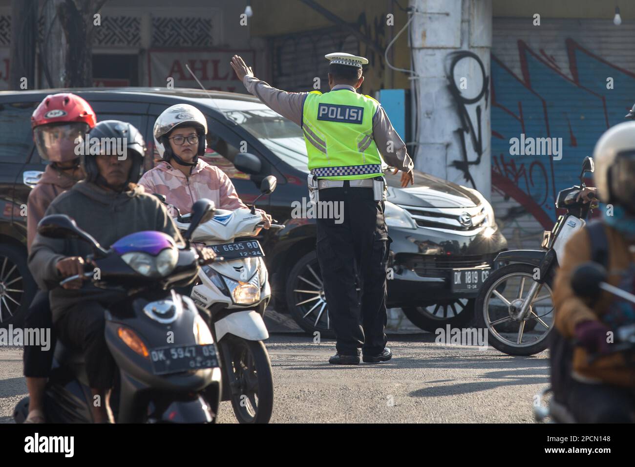 Indonesia police uniform hi-res stock photography and images - Alamy