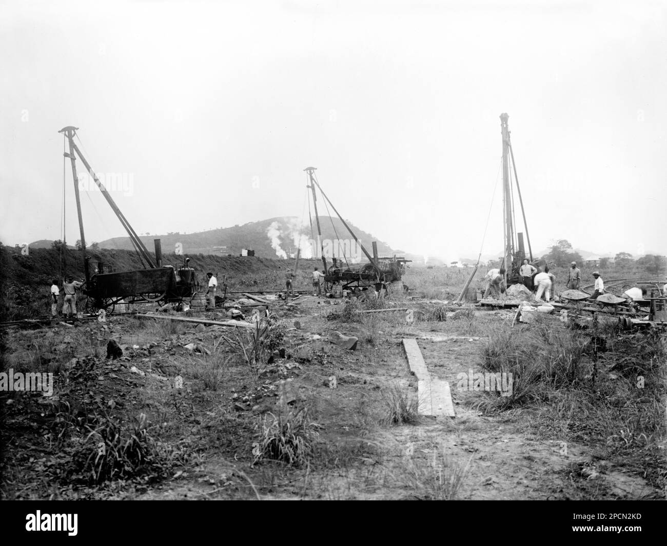 PANAMA : Panama Canal construction, 1906 ca U.S. Naval radio station ...