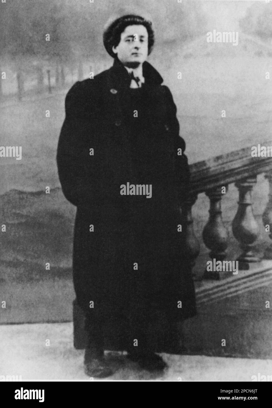 1908 , Paris , FRANCE : The italian painter and writer LORENZO VIANI ...