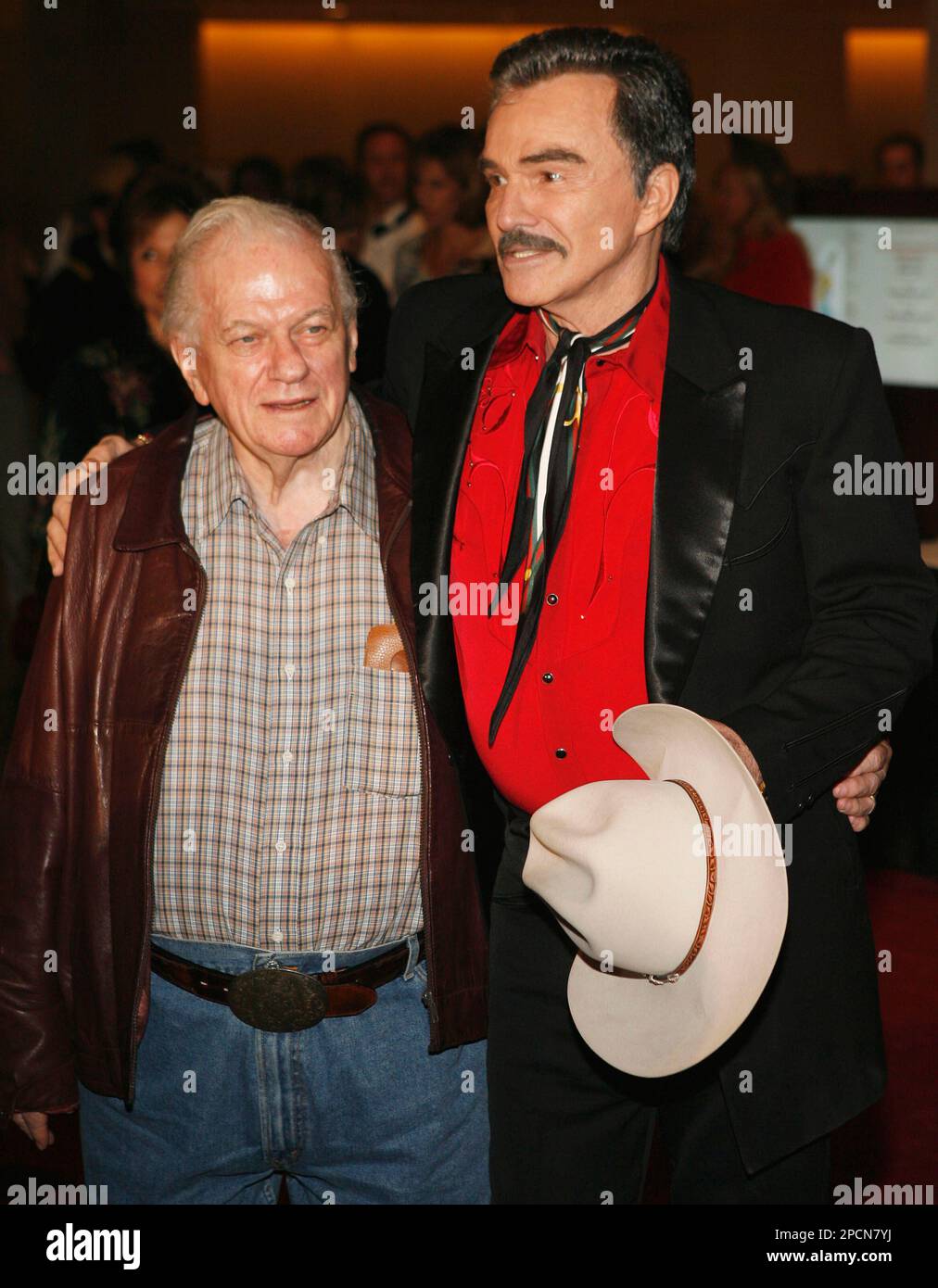 Actors Burt Reynolds, right, and Charles Durning pose for photographers ...