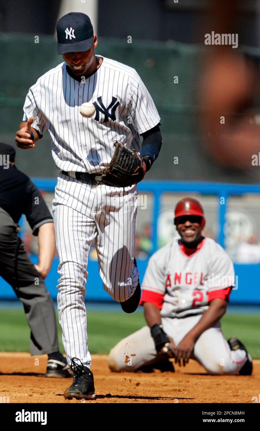 Yankees Derek Jeter In Action