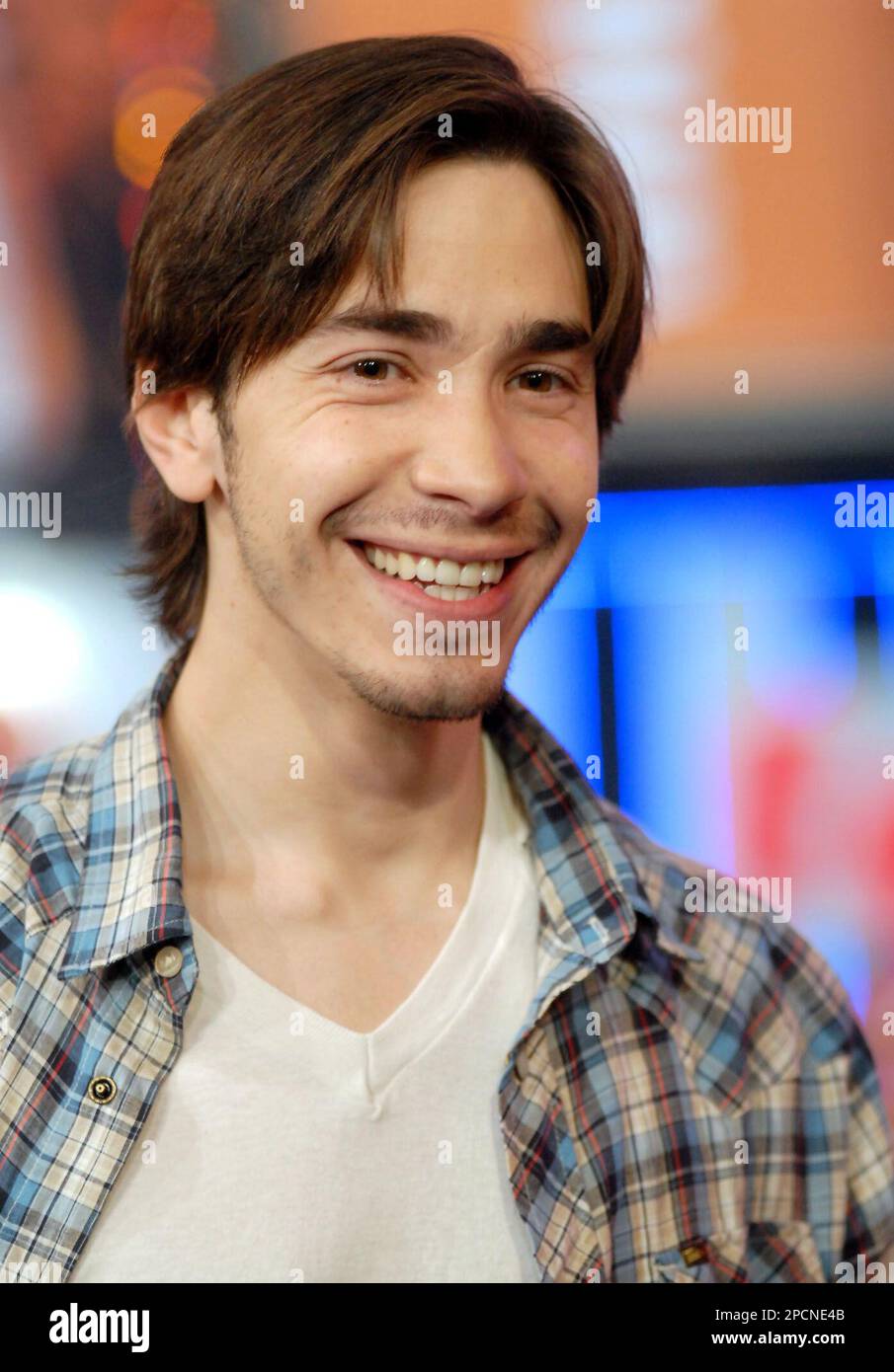 Actor Justin Long appears on MTV's "Total Request Live" show at MTV ...