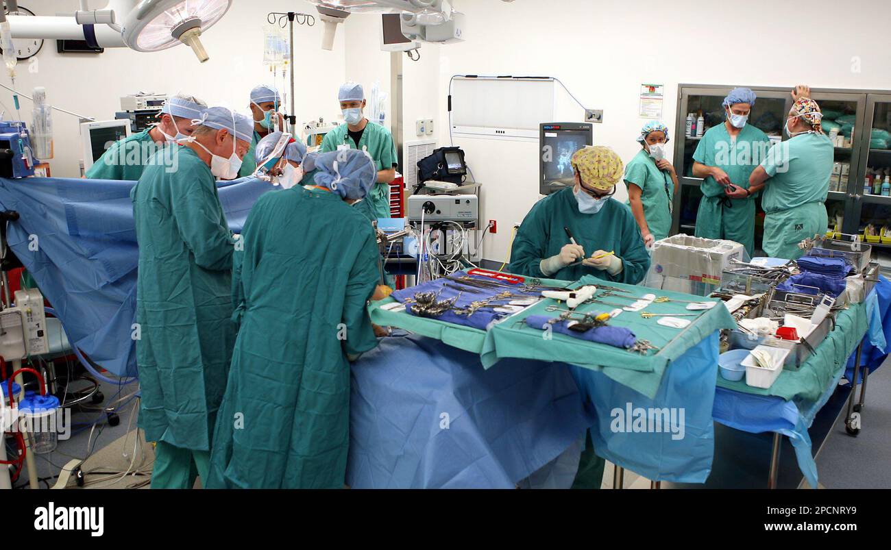 Hospital staff work to seperate conjoined twins Kendra and Maliyah ...