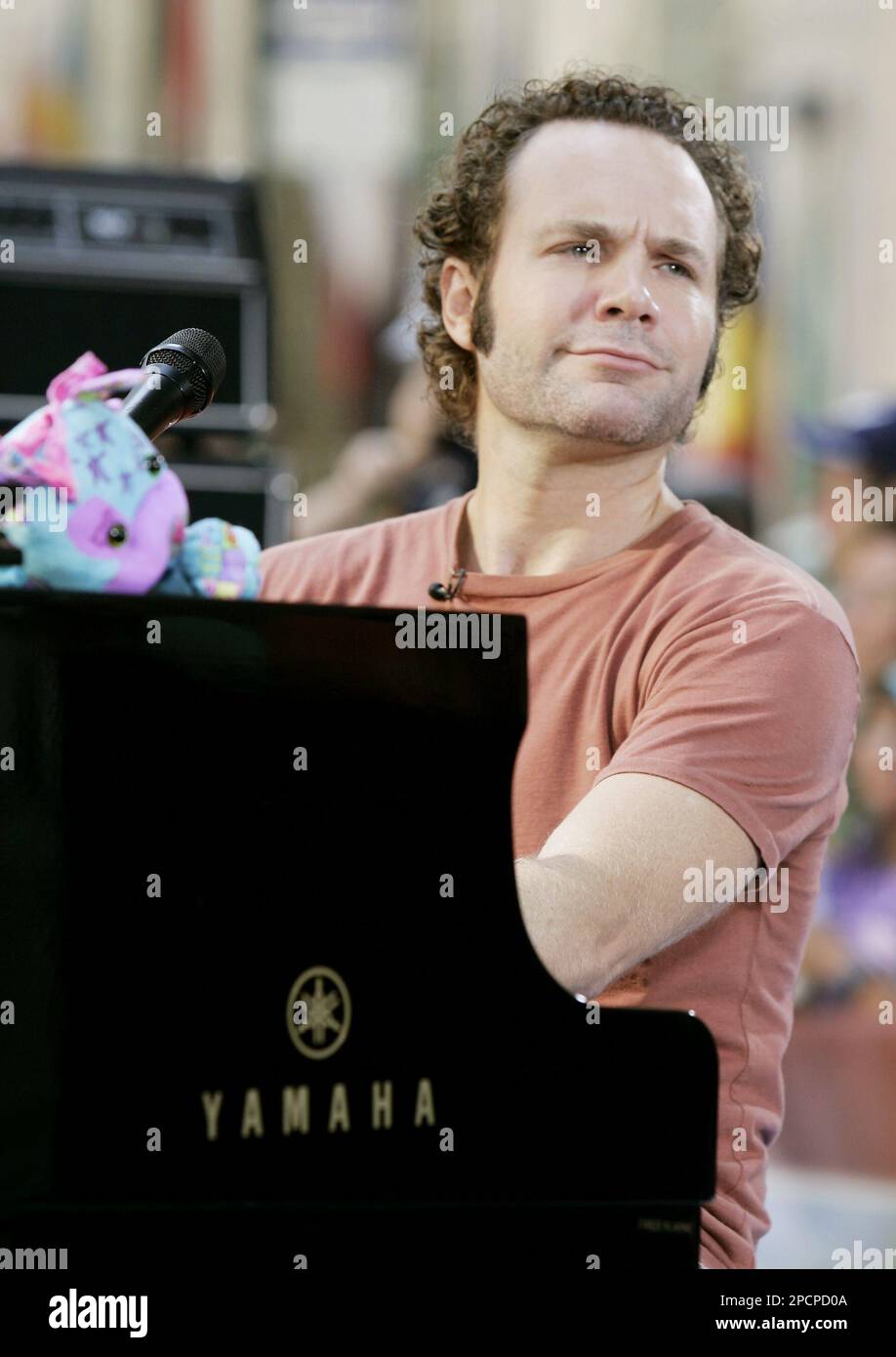 Lead singer John Ondrasik, of Five for Fighting, performs with his ...