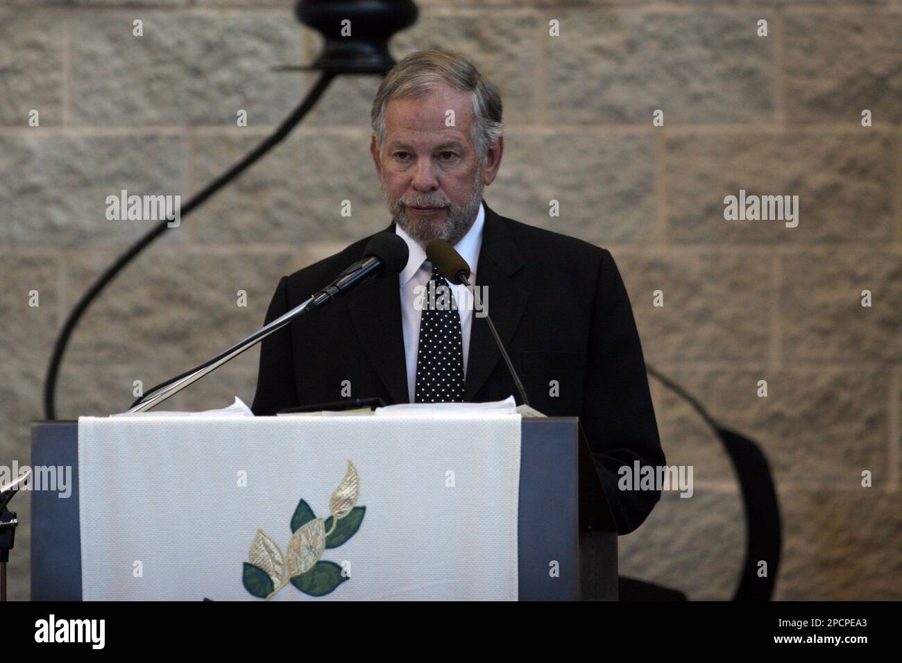 Bill Waechter, the former husband of Pamela Waechter, speaks during her ...