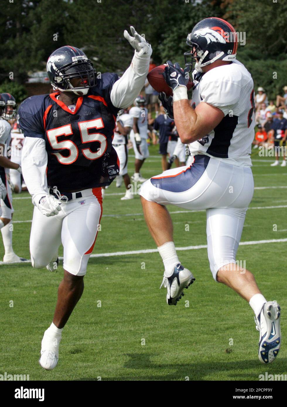 Denver Broncos tight end Stephen Alexander (82) catches a pass in the ...