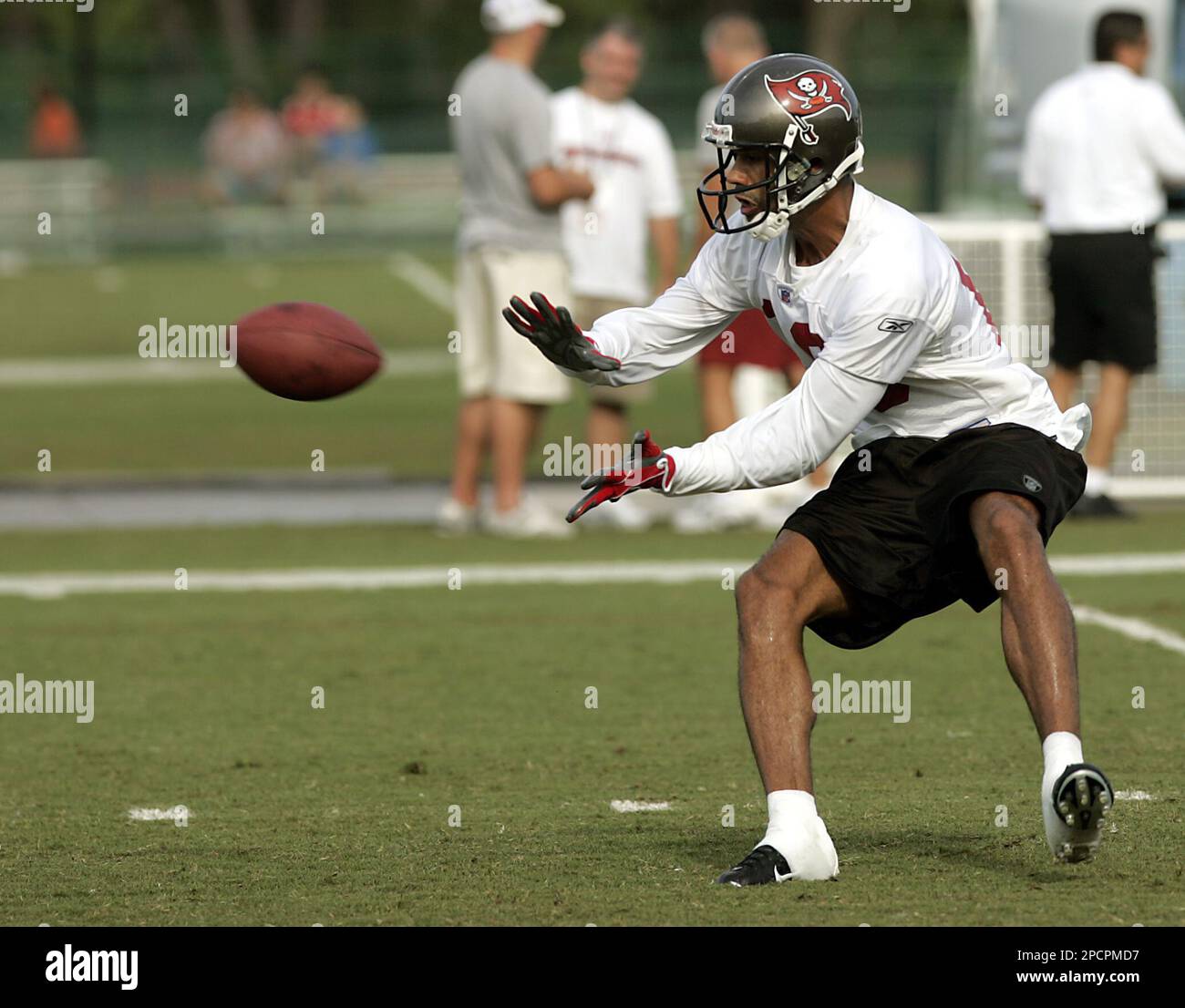Tampa Bay Buccaneers Derek McCoy catches the ball during a passing ...