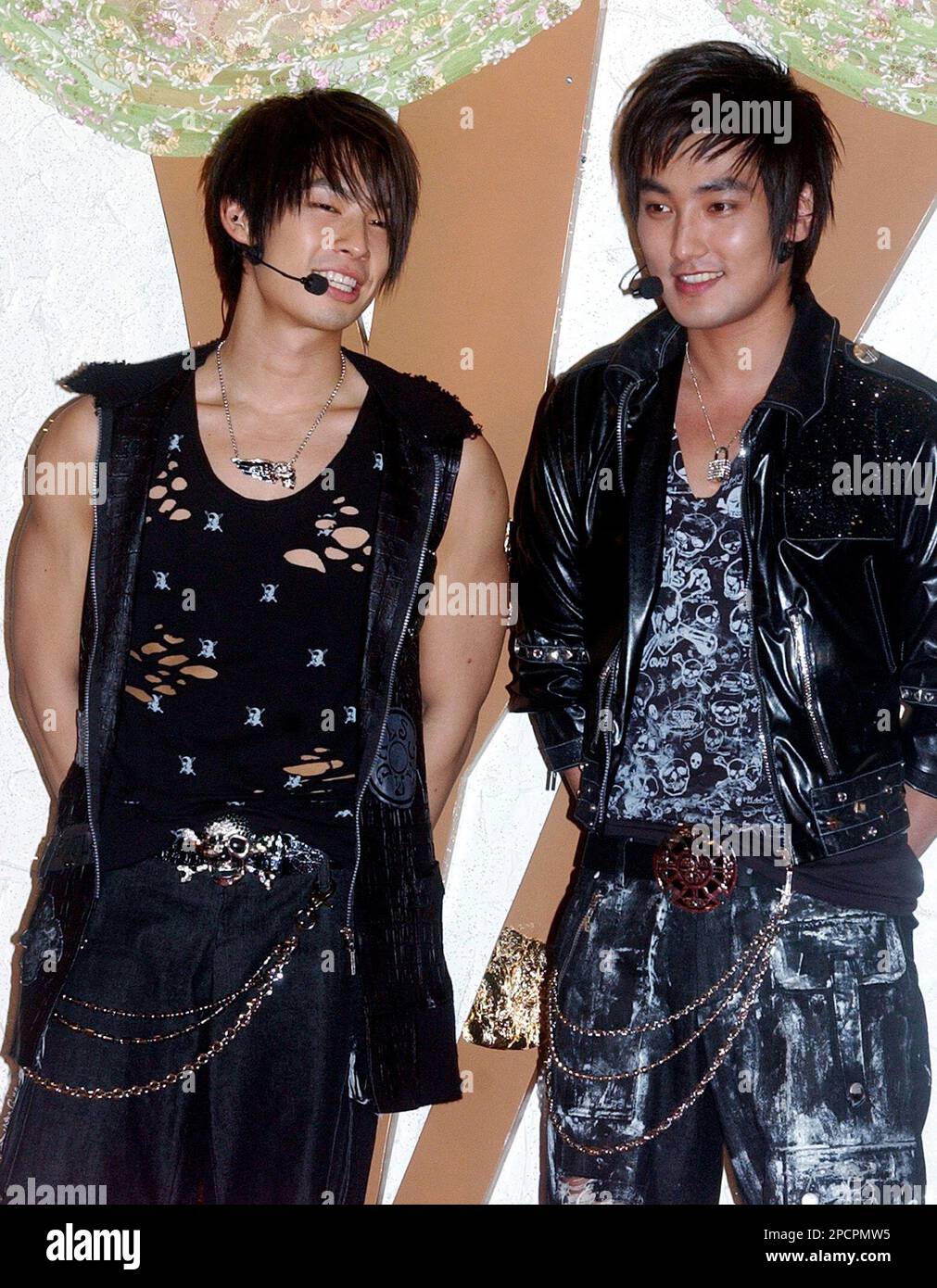 Taiwanese singer Vanness Wu, left, and South Korean singer Kangta perform for Hong Kong fans in ...