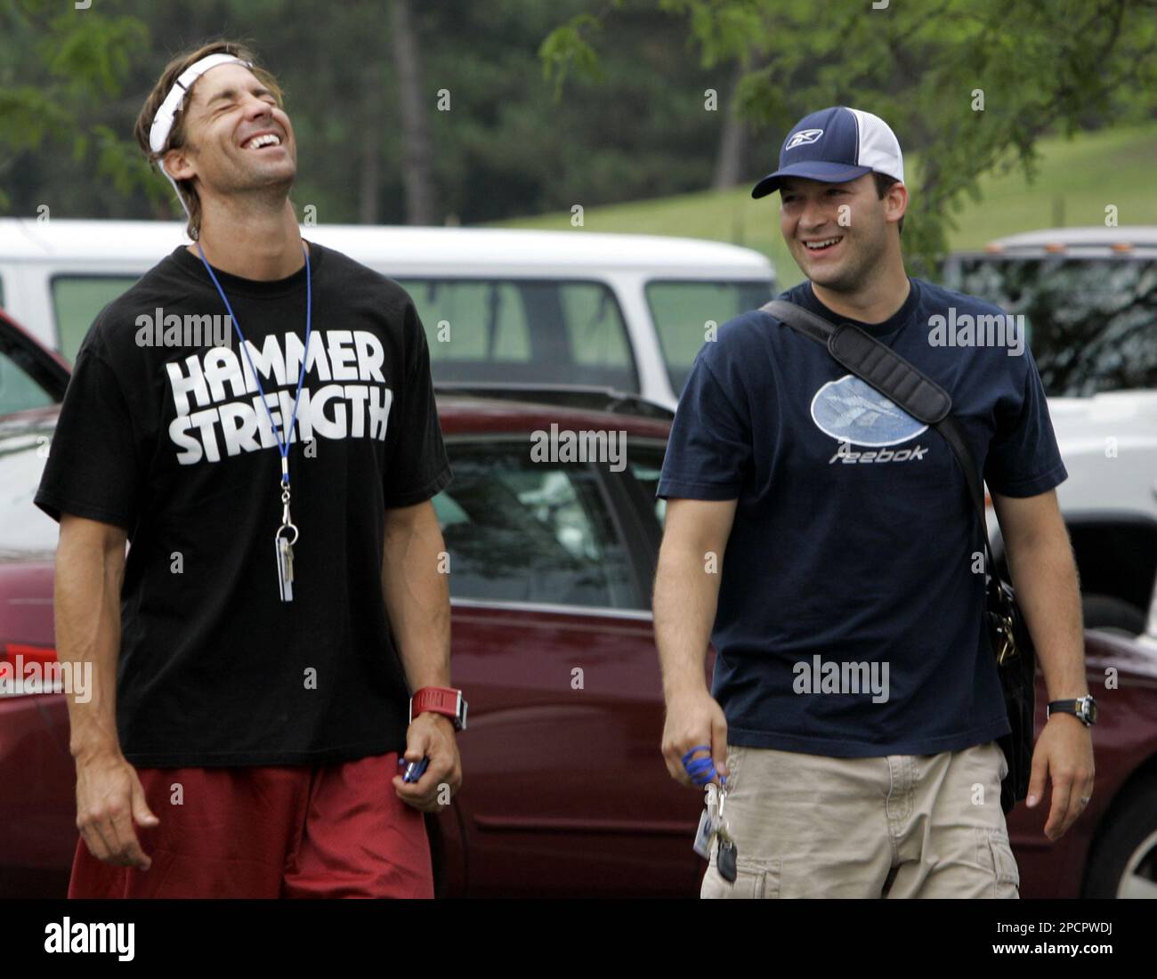 New York Giants quarterbacks Rob Johnson, left, and Tim Hasselbeck walk ...