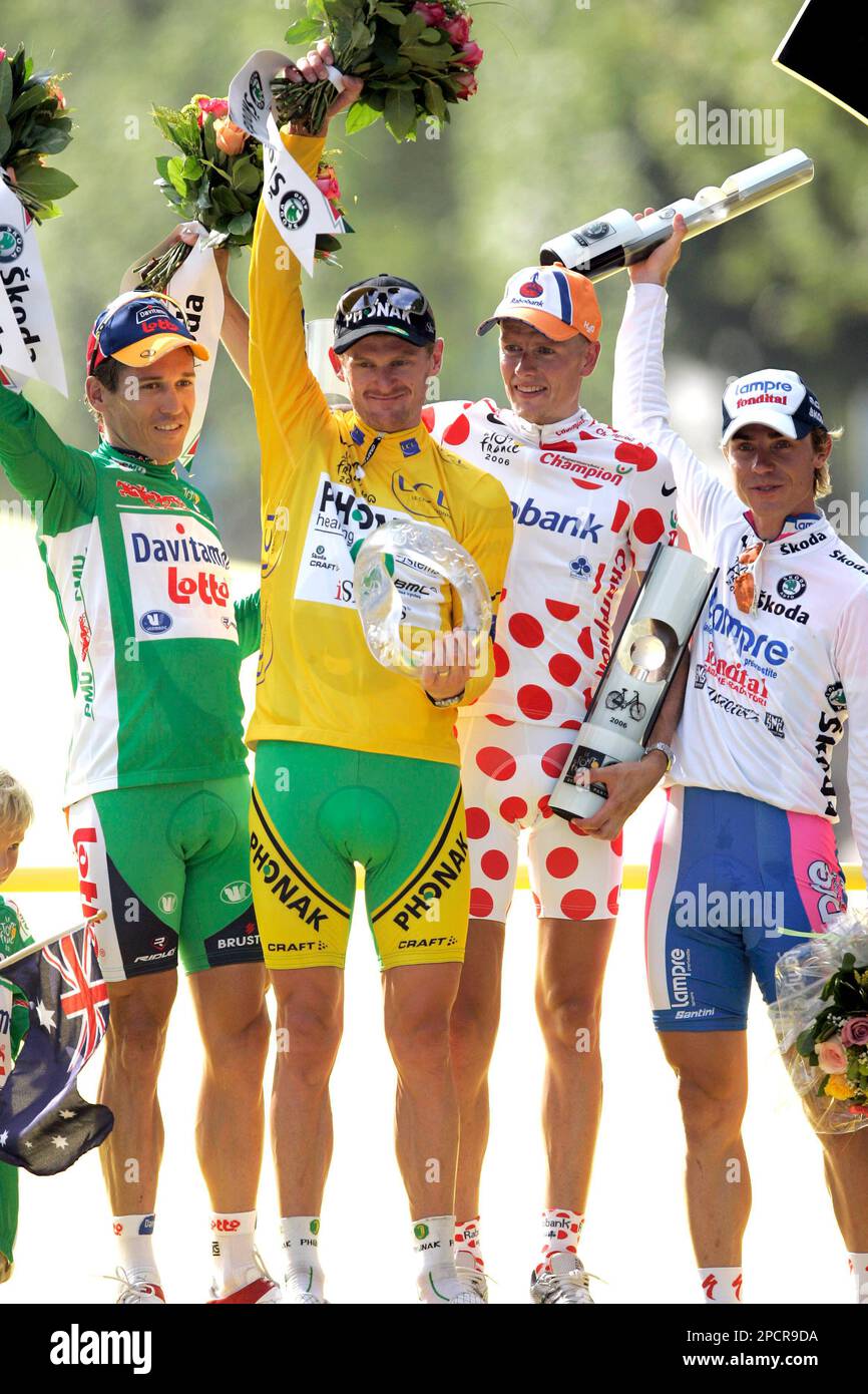 Floyd Landis of the US, second from left, is flanked by best sprinter ...