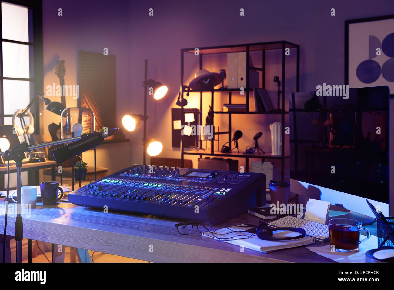 Modern radio studio hi-res stock photography and images - Alamy