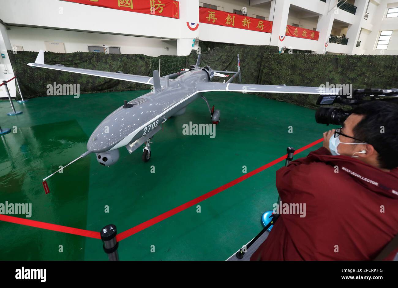 A reporter shoots an Albatross II UAV drone (Peer product: Turkey made ...