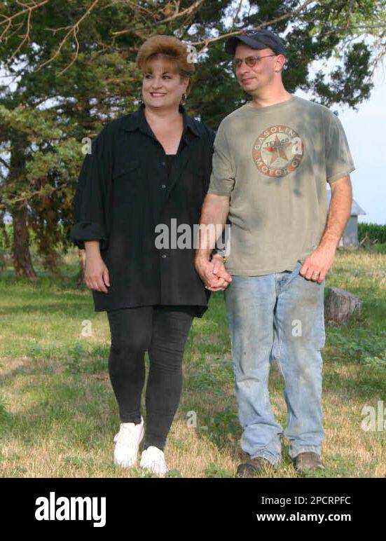 ** ADVANCE FOR WEEKEND, JULY 22-23 ** Chuck and Kim Nash, who moved ...