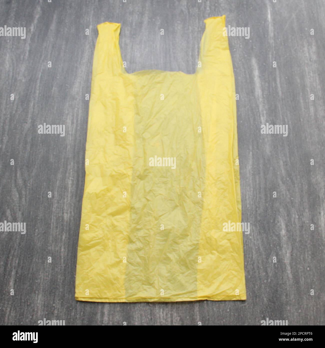 Organization of plastic bags, folding way to keep order in the house ...