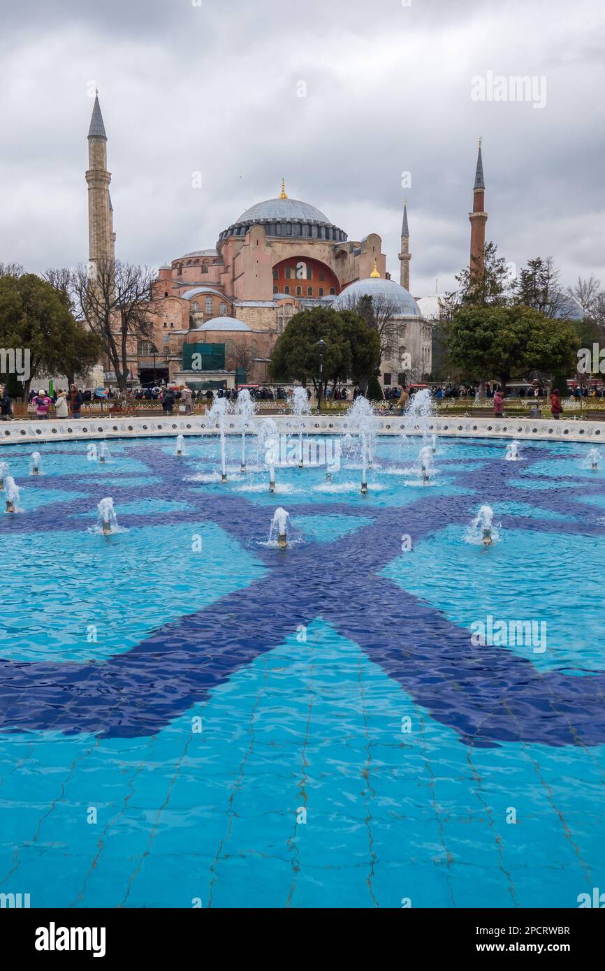 Old blue tiled mosque hi-res stock photography and images - Alamy