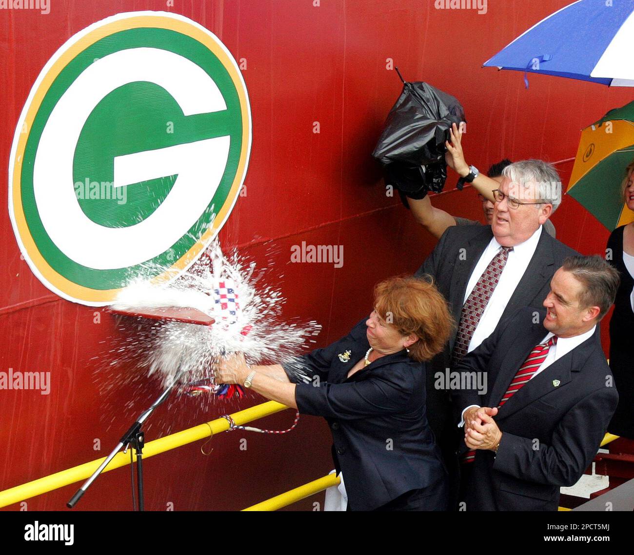 Rose Mary Magnus, wife of Gen. Robert Magnus, USMC Assistant Commandant ...