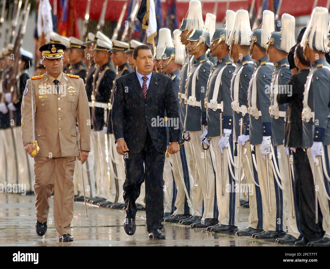 Venezuelan President Hugo Chavez, right, and the new defense Minister ...