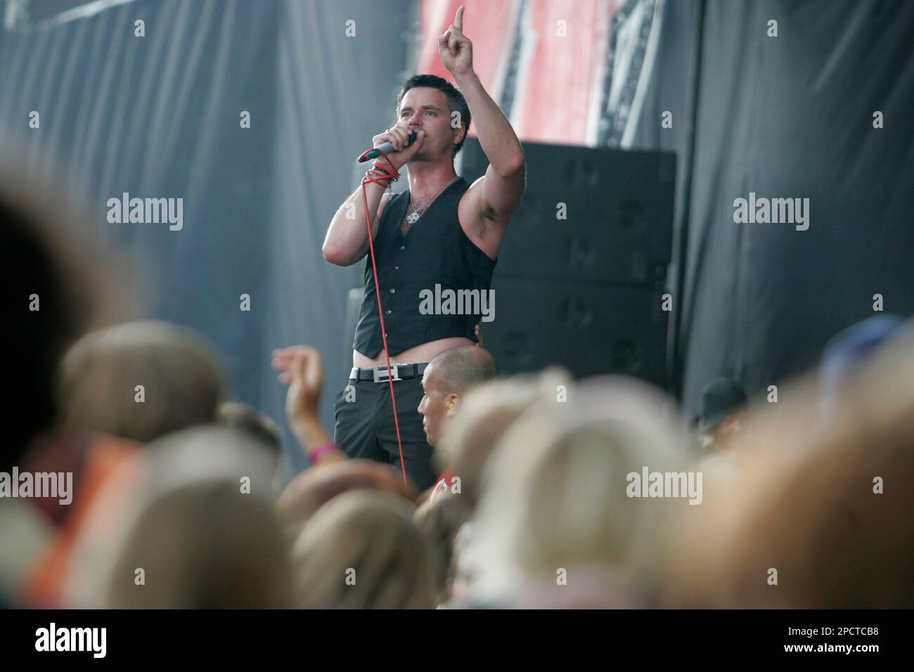 Leadsinger Jan Ove of Norwegian band Kaizers Orchestra performs on ...