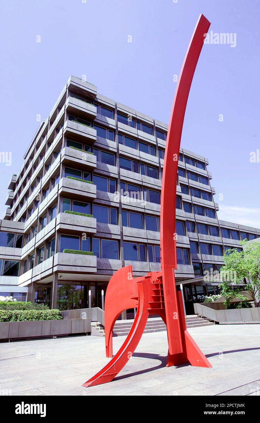 The headquarters of Swiss Reinsurance Company Swiss Re at the ...