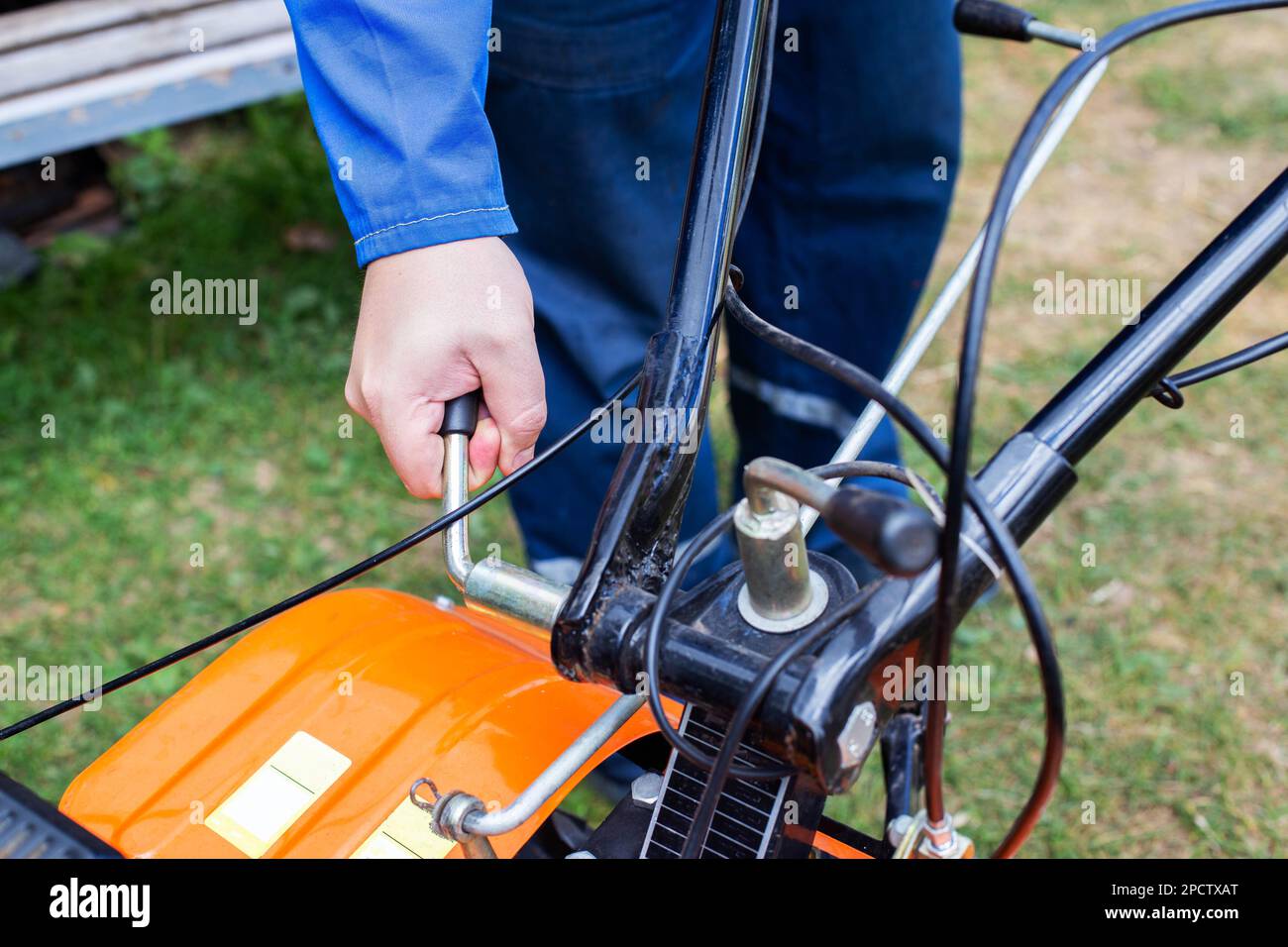 height adjustment of the steering wheel in the tillerblock before ...