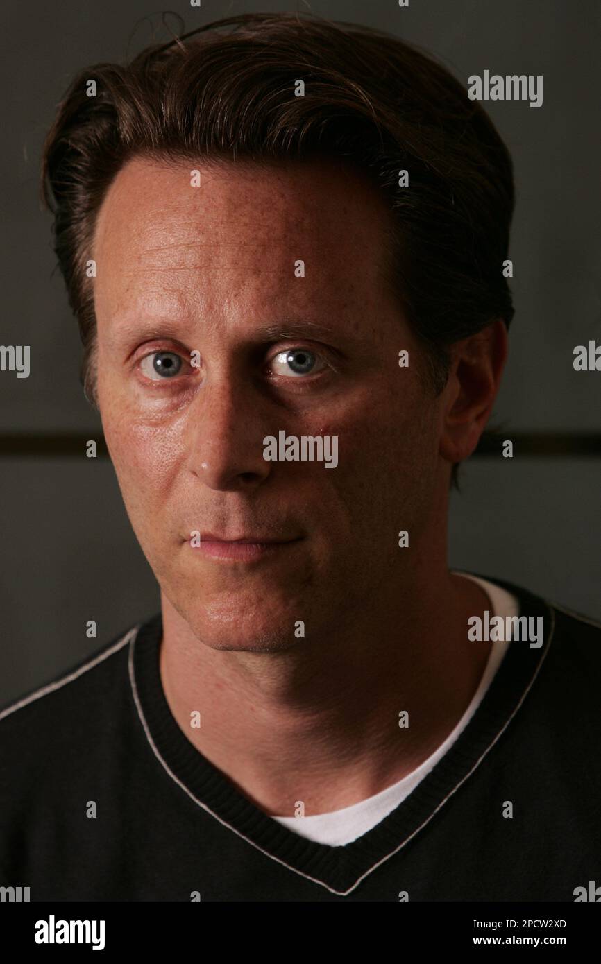 Actor Steven Weber poses in Los Angeles, Tuesday, June 27, 2006. Weber ...