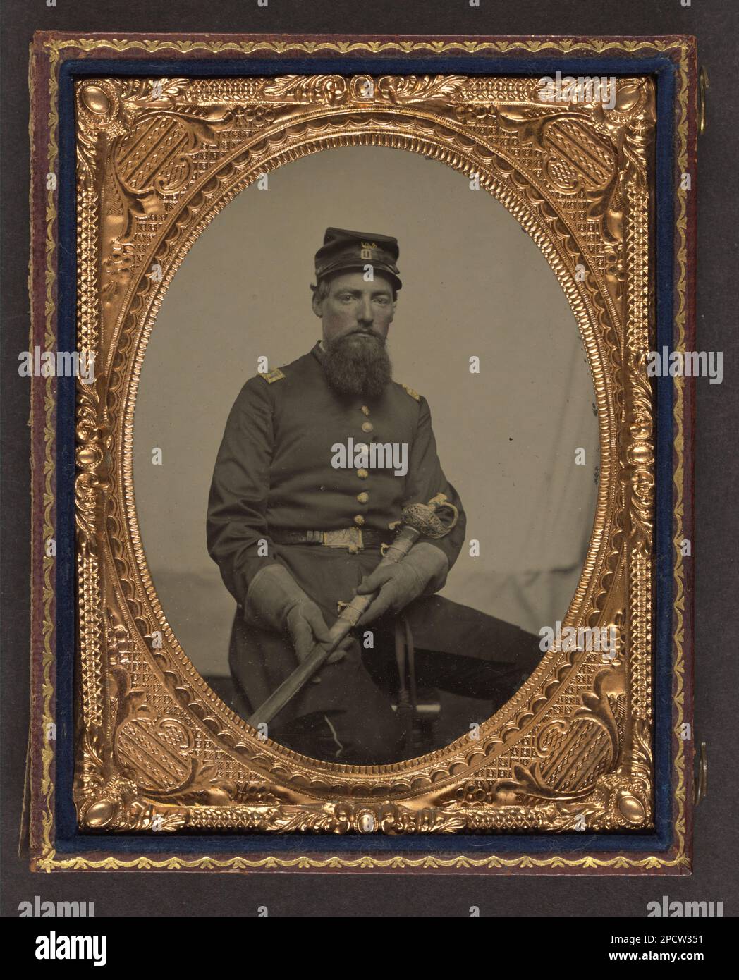Unidentified soldier in Union first lieutenant's uniform with U.S ...