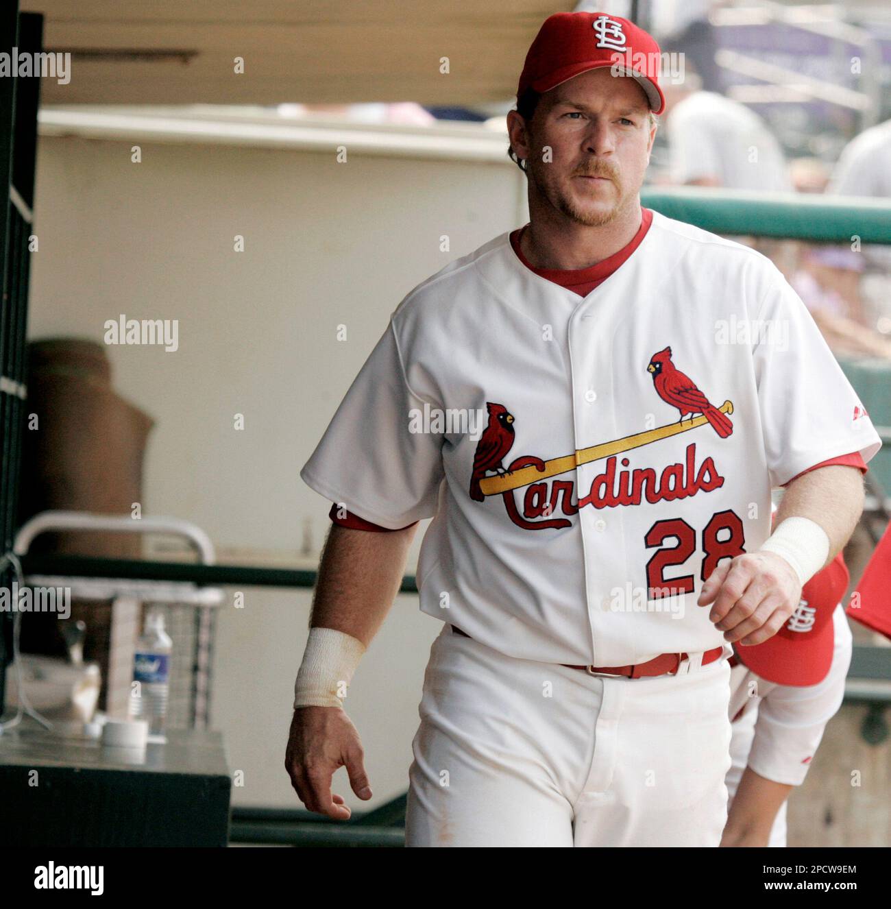 St. Louis Cardinals catcher Gary Bennett walks through the team's ...