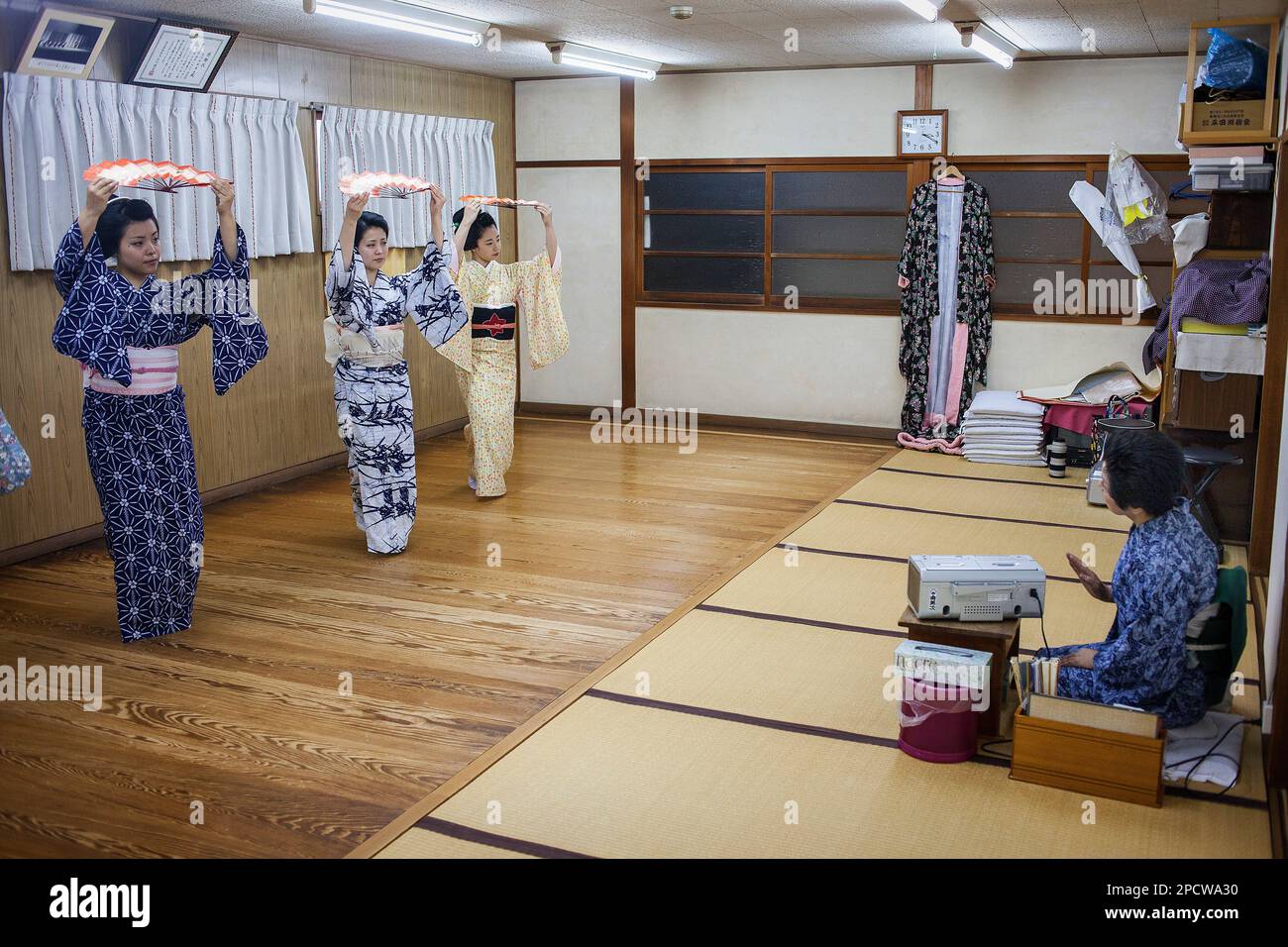 Geishas And Maikos Geisha Apprentice In Dance Class Geisha Schoolkaburenjo Of Miyagawacho