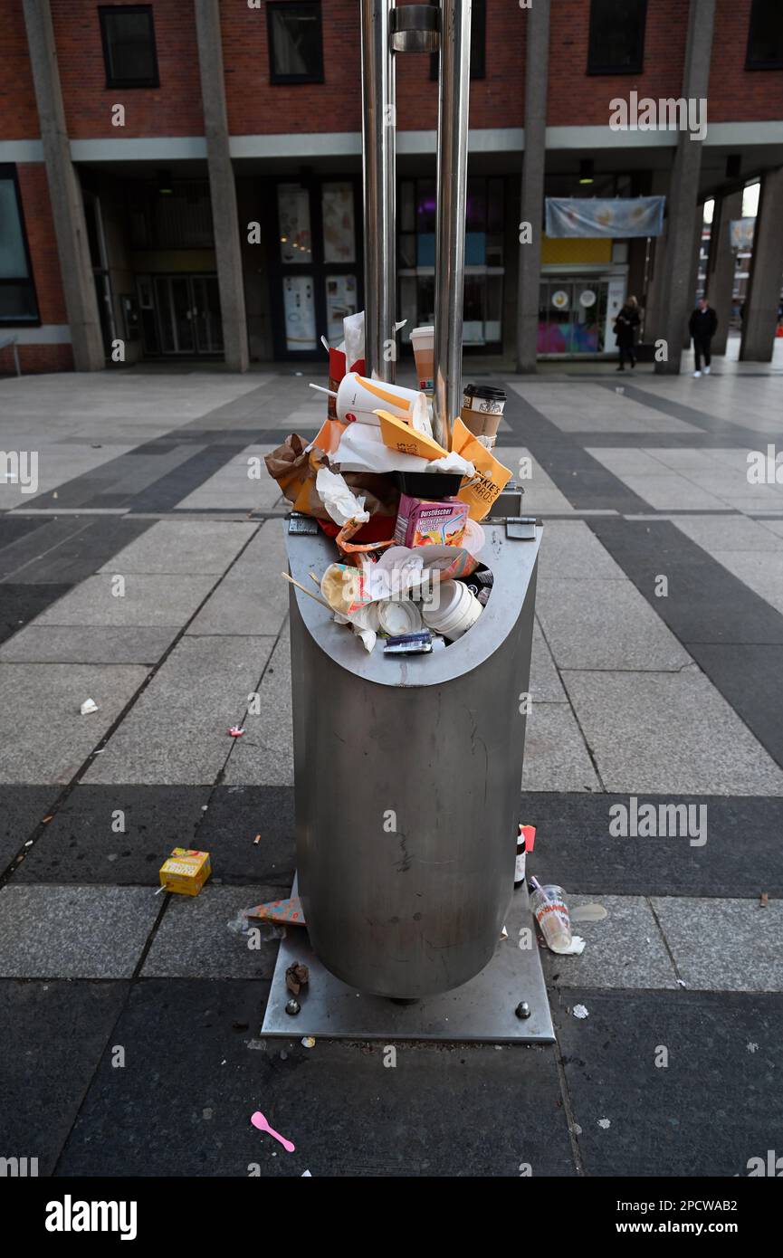 Cologne, Germany. 11th Mar, 2023. A full public trash can, trash cans ...