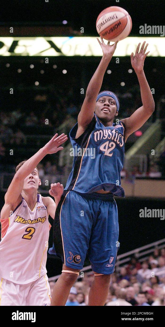 Washington Mystics guard Nikki Teasley (42) takes a shot against ...