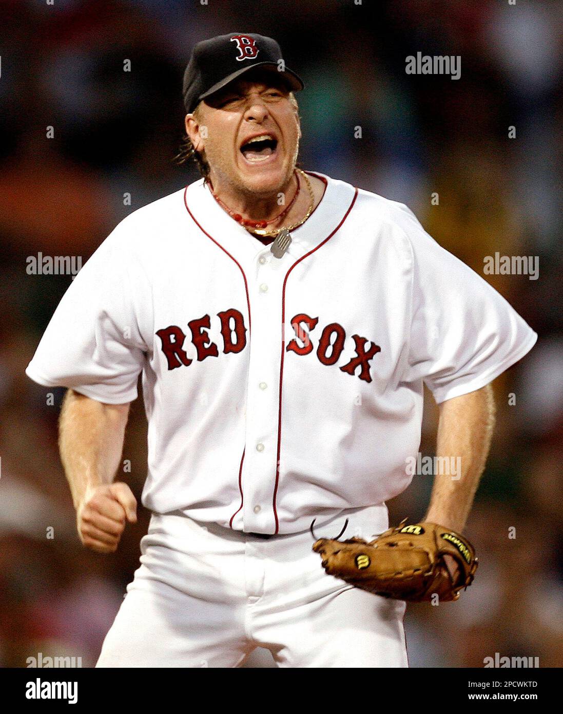 Boston Red Sox pitcher Curt Schilling reacts to walking New York Mets ...