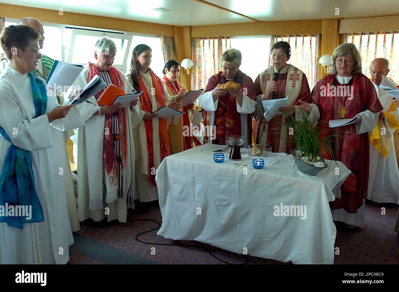 Self-proclaimed female Roman Catholic bishops US Patricia Fresen ...