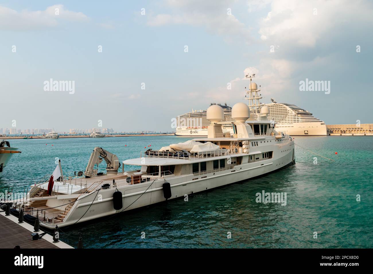 Old Doha port (Mina District) afternoon shot parked boat and cruise for ...
