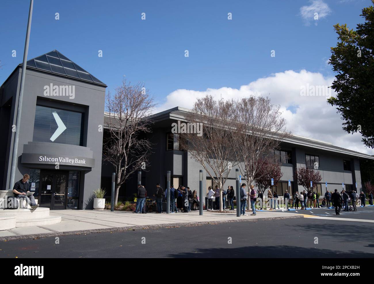 Svb bank collapse hi-res stock photography and images - Alamy