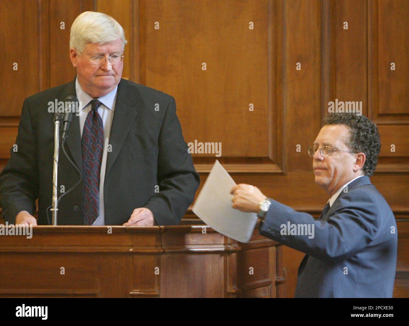 Psychiatrist Martin Kelly is cross-examined by defense attorney Robert ...